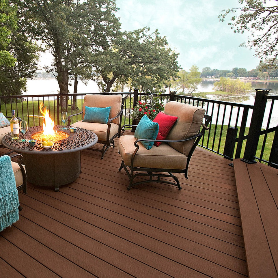 Deck Exterior — MAXIPISO